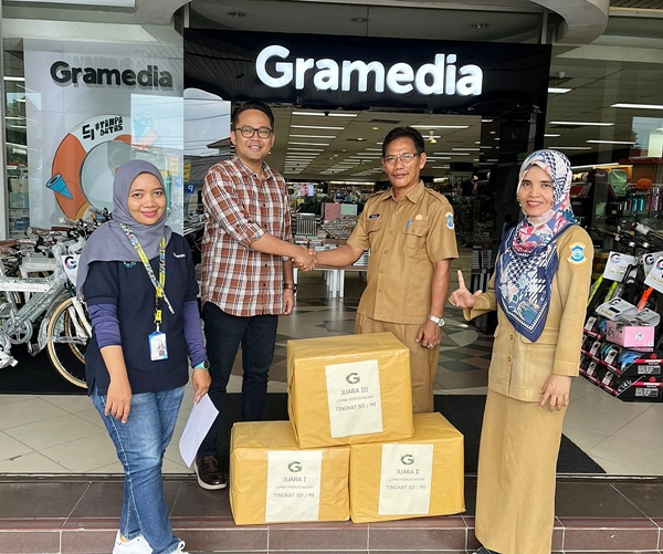 Kembali Terima Bantuan Buku Dari Gramedia, Ini Target Perpustakaan Umum ...